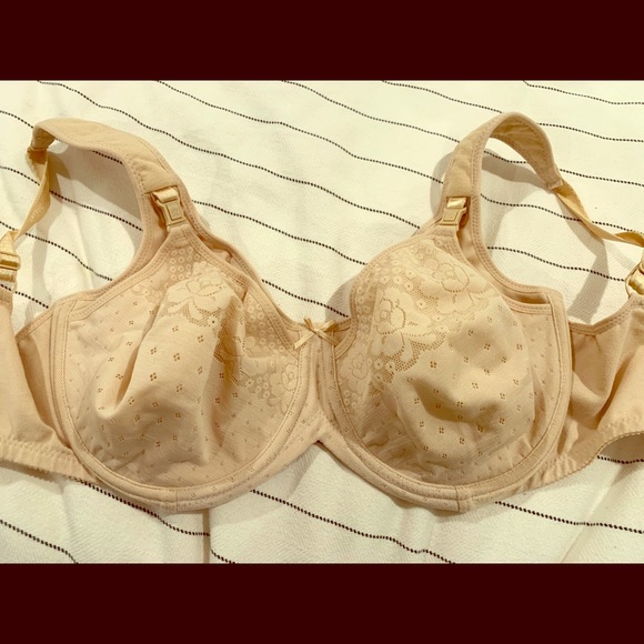 Medela Intimates And Sleepwear Nwot Medela Maternity Nursing Bra Size 34f Poshmark